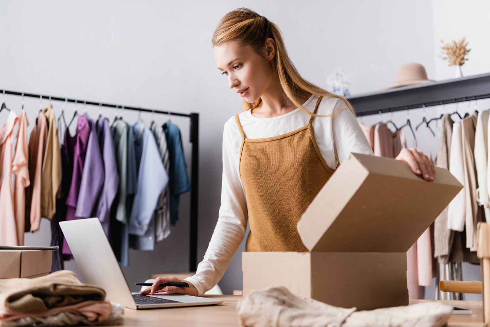 7 Ways to Improve Your Delivery Strategy and Retain Customers